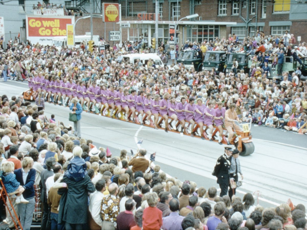 'Moomba' 1973 - 'Float parade' thru' the city | John Pallaris | 1973 ...