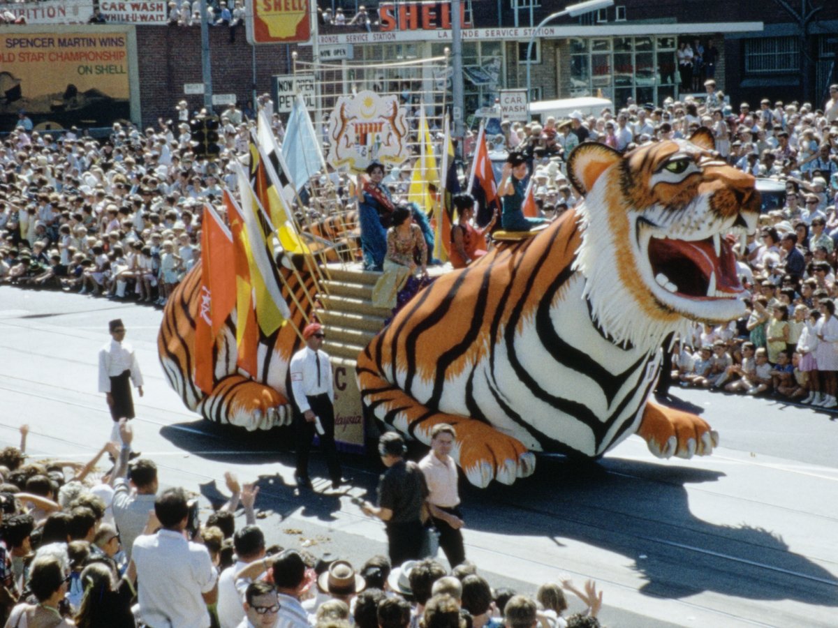 'Moomba' Festival 1967 - 'Float parade' thru' the city. | John Pallaris ...