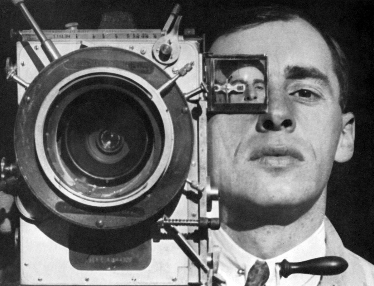 Mikhail Kaufman in Dziga Vertov’s Chelovek s kinoapparatom (Man with a ...