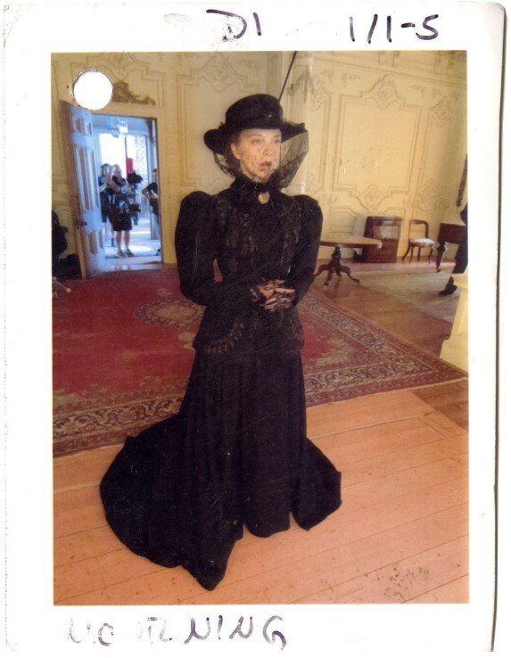 Picnic at Hanging Rock (2018) Mrs Appleyard (Natalie Dormer) mourning ...