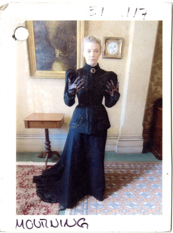 Picnic at Hanging Rock (2018) Mrs Appleyard (Natalie Dormer) mourning ...