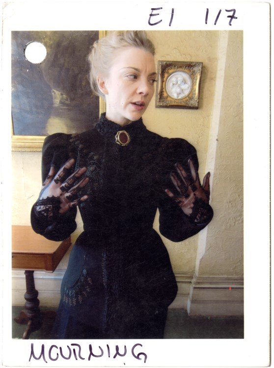 Picnic at Hanging Rock (2018) Mrs Appleyard (Natalie Dormer) mourning ...